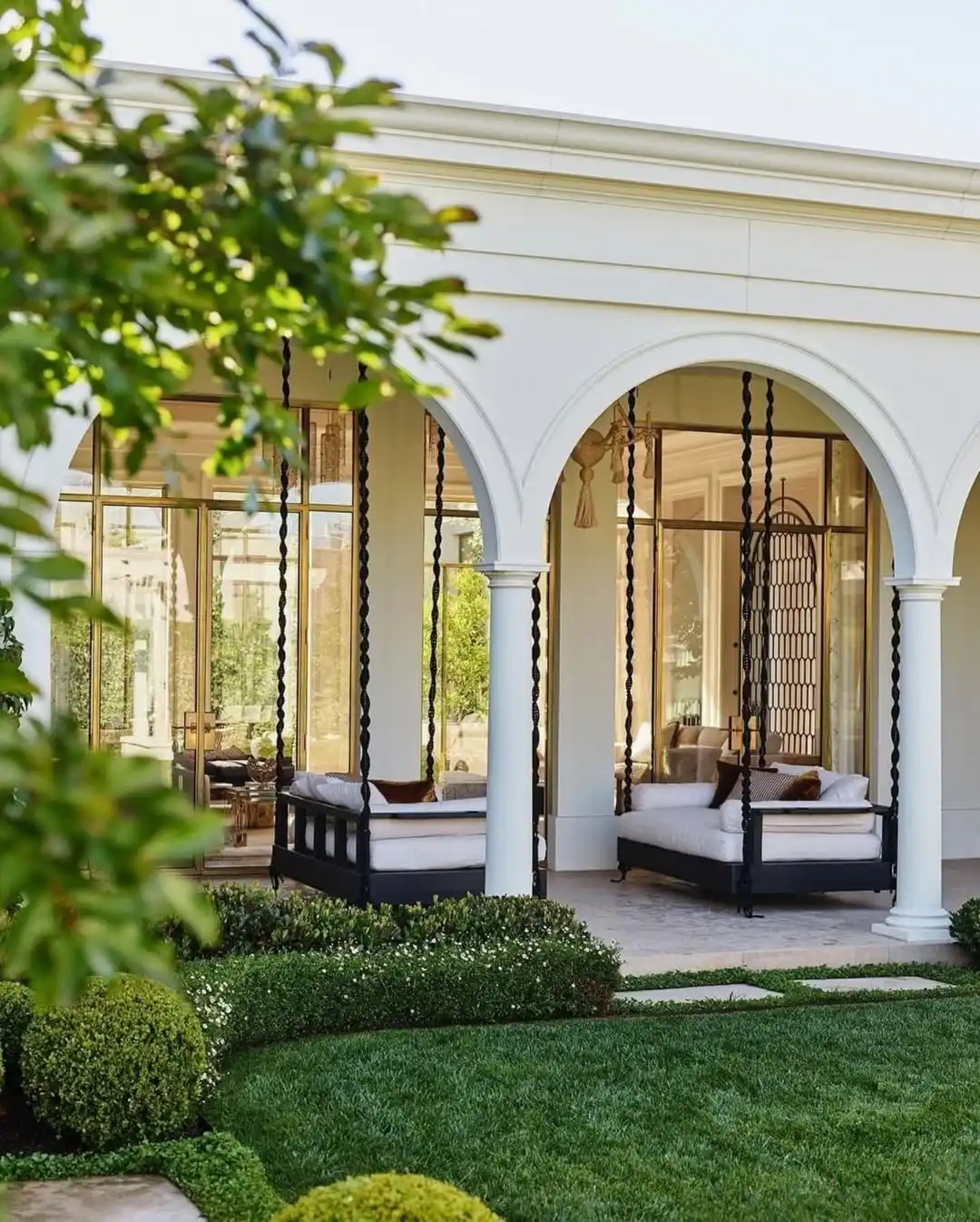 Modern Hamptons Style House Design by Dan Scotti